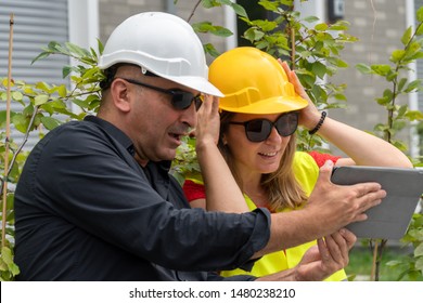 Angry Construction Boss Yelling Pointing Her Stock Photo 1480237277 ...