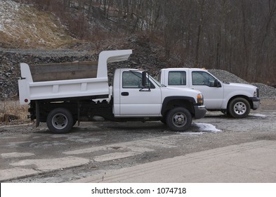 329,624 Working trucks Images, Stock Photos & Vectors | Shutterstock