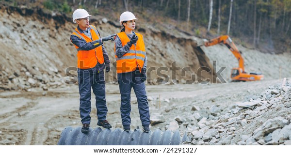Worker Construction Build Stock Photo (Edit Now) 724291327