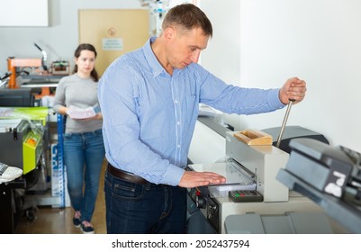 67 Factoryworker Images, Stock Photos & Vectors | Shutterstock