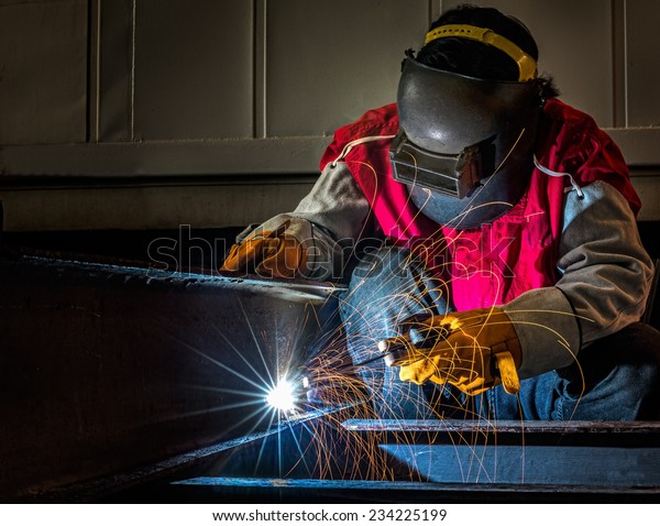 Worker Work Hard Welding Process Production Foto de stock 234225199 ...