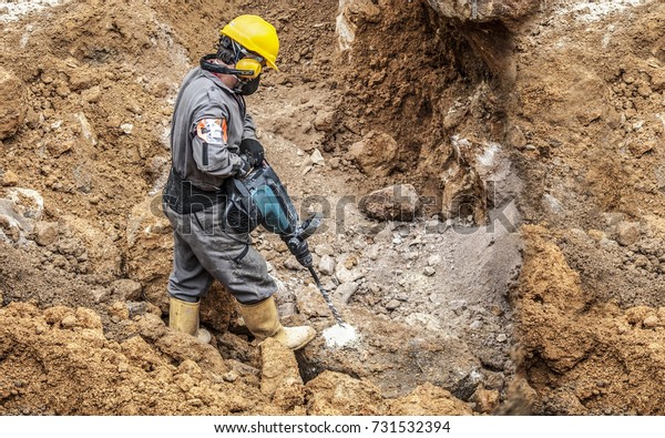 23 Workerman Drilling Images, Stock Photos & Vectors | Shutterstock