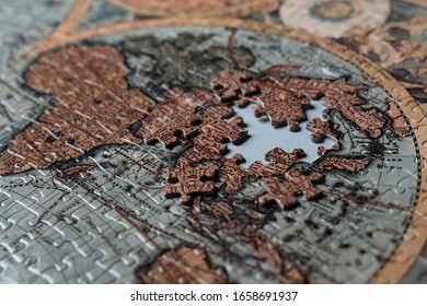 World Map Broken Puzzle Centered On Stock Photo 1658691937 | Shutterstock