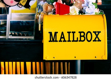 Yellow Mailbox Stock Photo 606347828 | Shutterstock