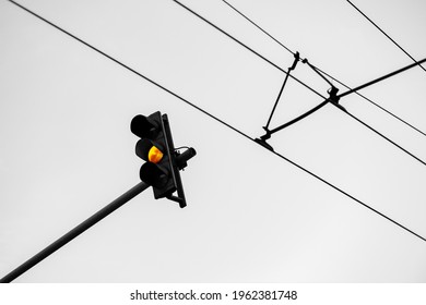 Yellow Traffic Light Intersection Stock Photo 1962381748 | Shutterstock