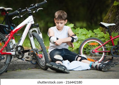 Young Boy Getting Ready Inline Skating Stock Photo 216442180 | Shutterstock