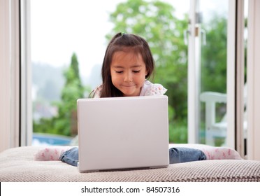 90,234 Child using computer Images, Stock Photos & Vectors | Shutterstock
