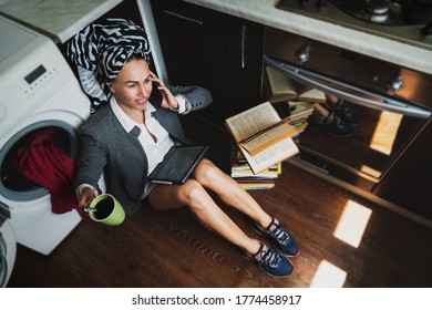 Young Girl Doing Things Same Time库存照片1774458917 | Shutterstock