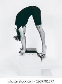 5,391 Reformer pilates Images, Stock Photos & Vectors | Shutterstock