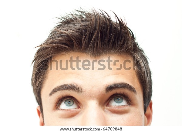 Jovem olhando para cima Foto stock 64709848 | Shutterstock