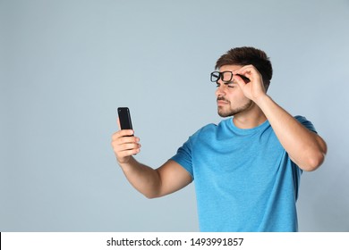 2,076 Blind person on phone Images, Stock Photos & Vectors | Shutterstock