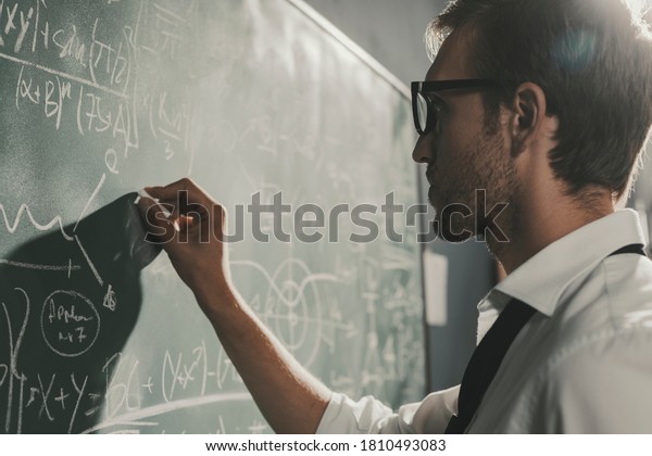 Young Smart Mathematician Drawing Math Formulas ภาพสต็อก 1810493083 ...