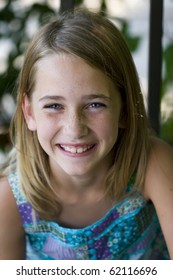 Young Tween Looking Camera Stockfoto 62116696 | Shutterstock