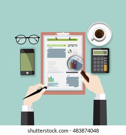 Auditor Work Desk Accounting Paperwork Business: เวกเตอร์สต็อก (ปลอดค่า ...