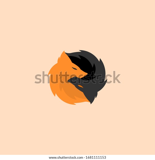 Circular Fox Logo Like Yin Yang: เวกเตอร์สต็อก (ปลอดค่าลิขสิทธิ์ ...