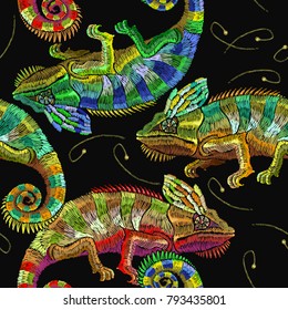 Embroidery Color Chameleons Seamless Pattern Classical Stock Vector ...