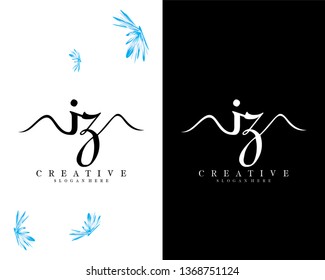 Izzi Letter Creative Logo Design Vector: เวกเตอร์สต็อก (ปลอดค่า ...