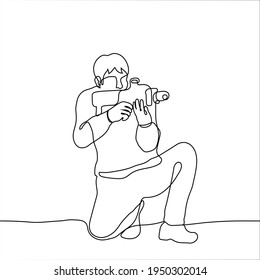 621 Man kneeling on one knee Images, Stock Photos & Vectors | Shutterstock