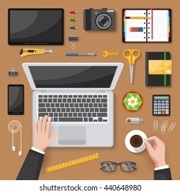 Office Desk Top View Design Hands: vector de stock (libre de regalías ...
