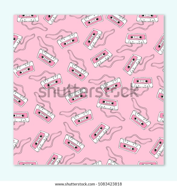Retro Seamless Pattern. Pink 90s cassettes background. Vintange pattern.