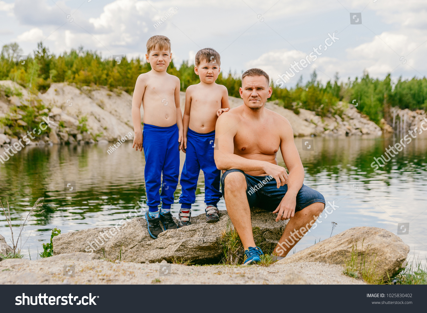 Father His Two Sons Shirtless Un Foto Stock 1025830402 Shutterstock