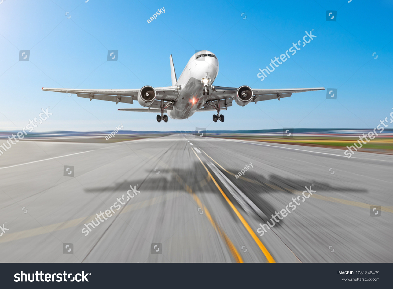 Passenger Aircraft Cast Shadow On Asphalt Stockfoto 1081848479 ... Passenger Aircraft Cast Shadow On Asphalt Stockfoto 1081848479 ...