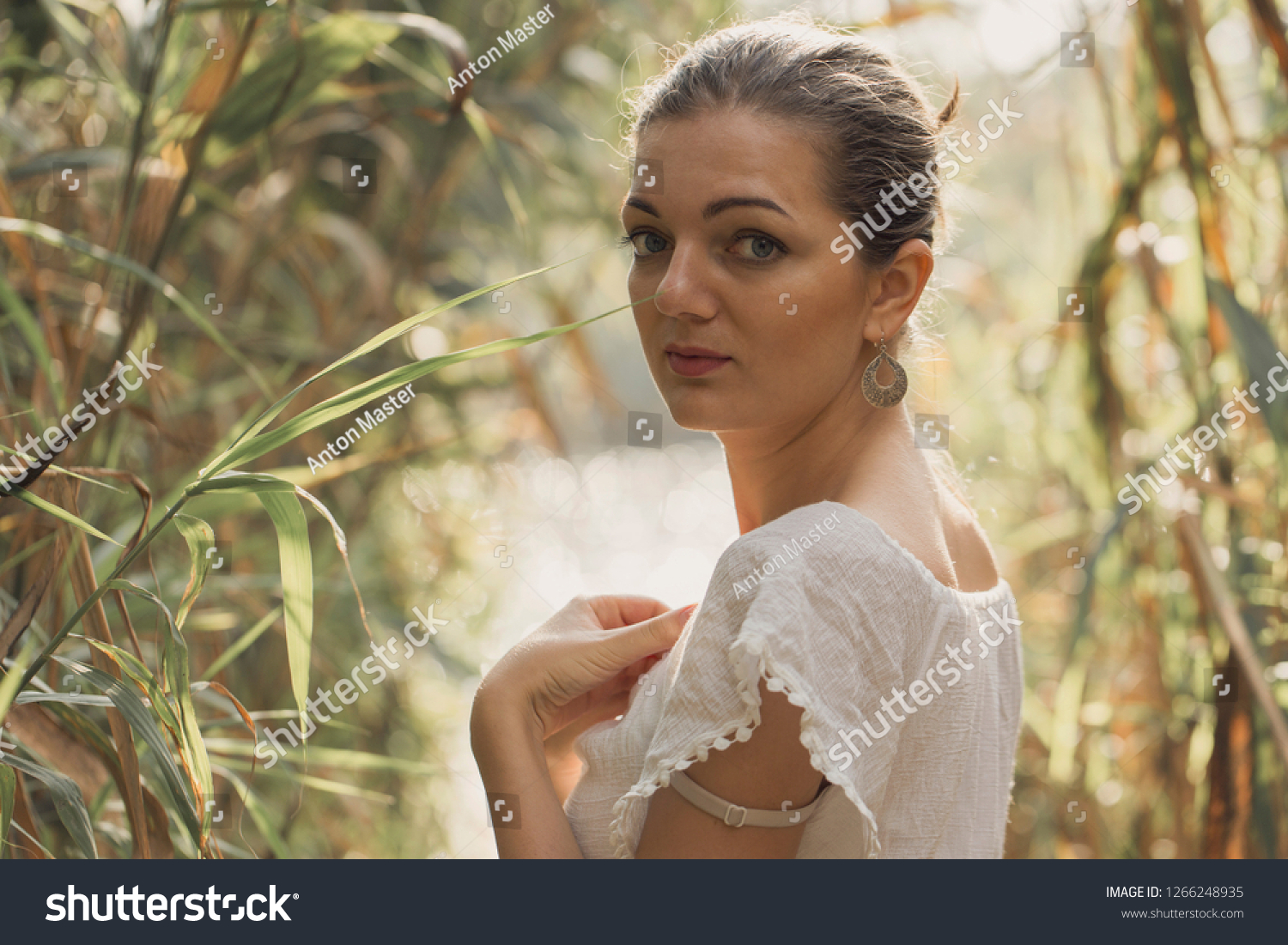 Sexy Sensual Portrait Girl Model White Foto De Stock 1266248935