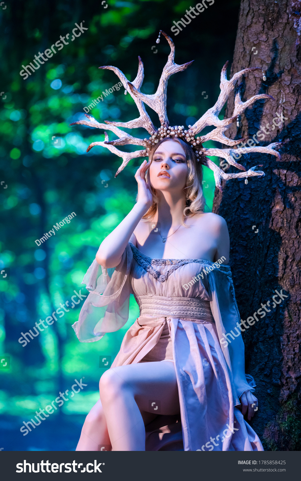 1311 Sexy Deer Bilder Stockfotos Und Vektorgrafiken Shutterstock