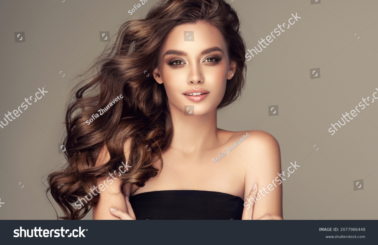 2382632 Imágenes De Beautiful Brunette Models Imágenes Fotos Y Vectores De Stock Shutterstock