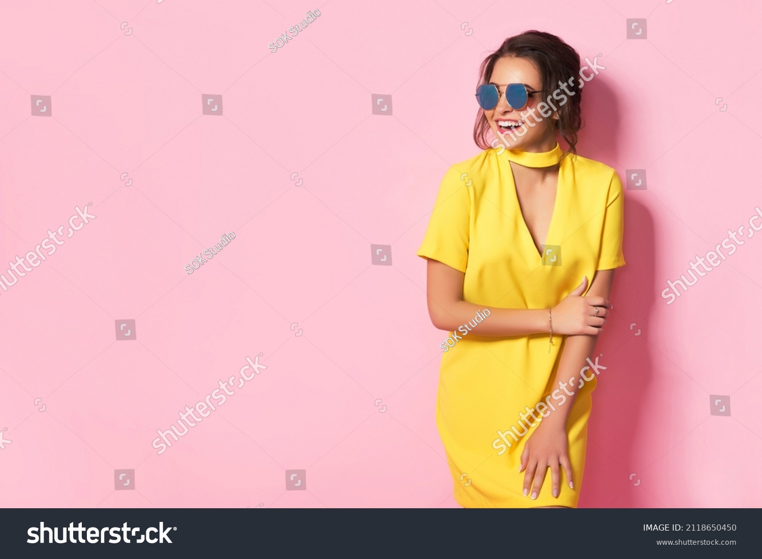 Beautiful Girl Yellow Dress Wearing Sunglasses库存照片2118650450 Shutterstock