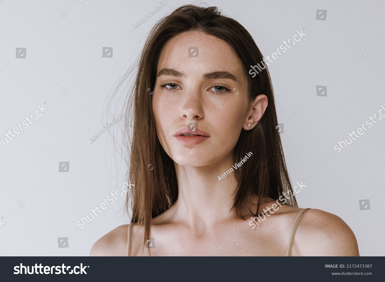 85518 Beautiful Nude Female Model Isolated Görseli Stok Fotoğraflar Ve Vektörler Shutterstock