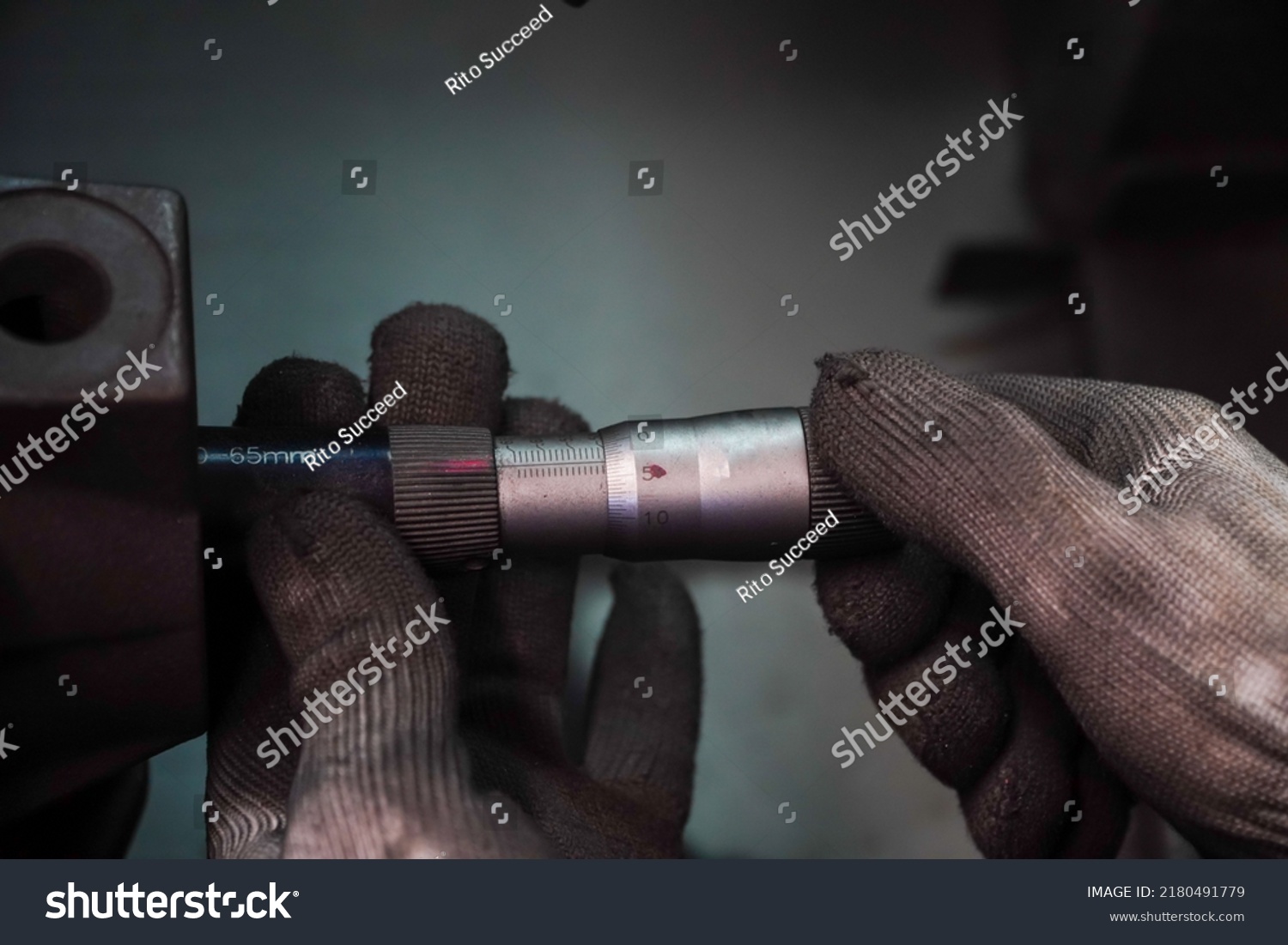 Mechanic Measuring Workpiece Bore Micrometerbore Micrometer Stock Photo ... Mechanic Measuring Workpiece Bore Micrometerbore Micrometer Stock Photo ...