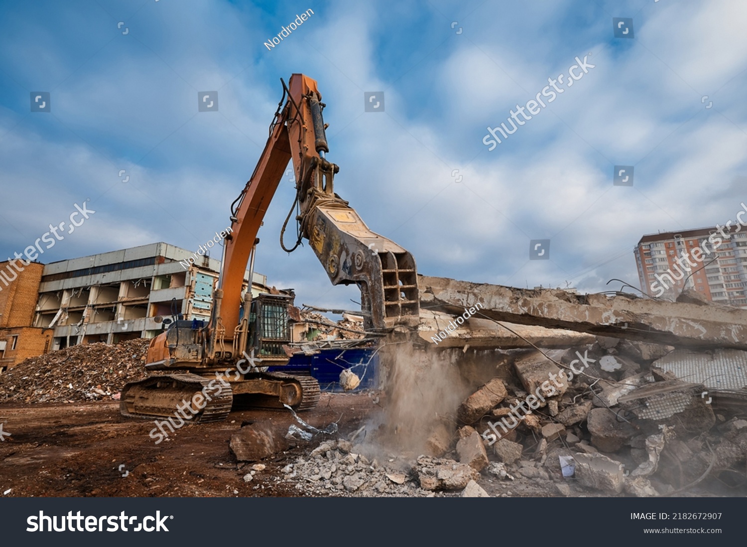 Excavator Hydraulic Press Breaks Concrete Leftovers Stock Photo 2182672907 | Shutterstock