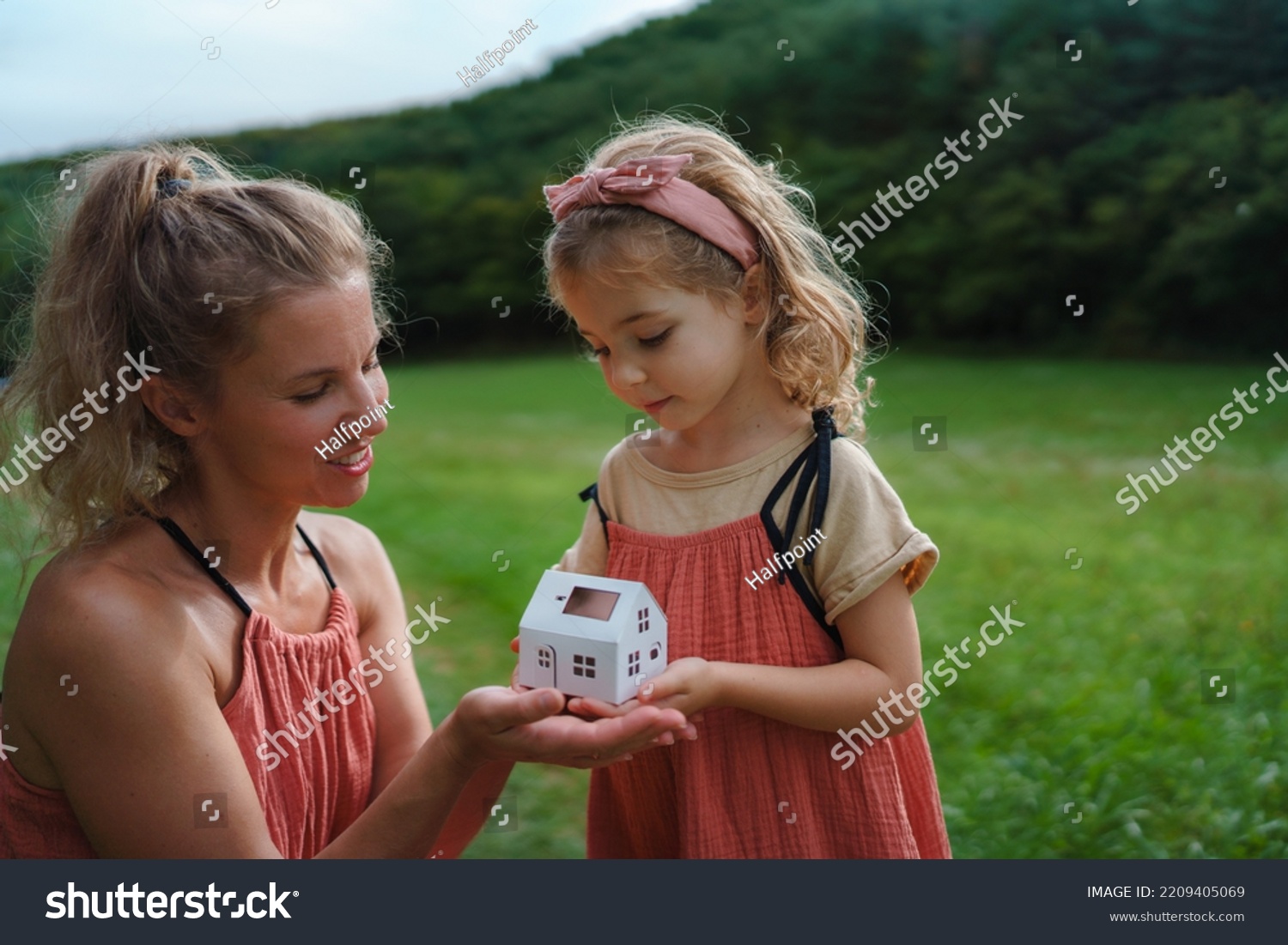 Little Girl Her Dad Holding Paper Stock Photo 2209405069 | Shutterstock Little Girl Her Dad Holding Paper Stock Photo 2209405069 | Shutterstock