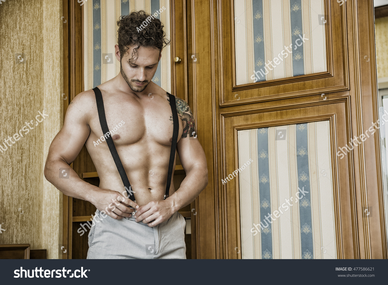 Sexy Handsome Young Man Standing Shirtless Foto stock 477586621 ... Sexy Handsome Young Man Standing Shirtless Foto stock 477586621 ...