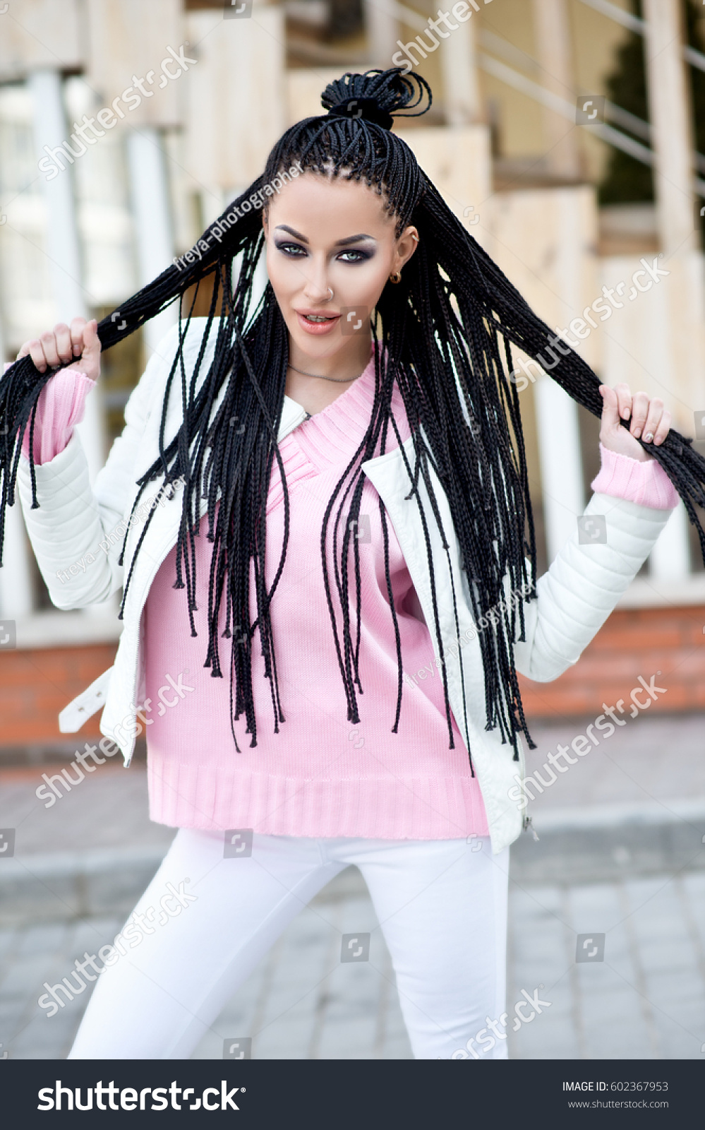Beautiful Woman Braids Outdoor Alternative Model库存照片602367953 Shutterstock