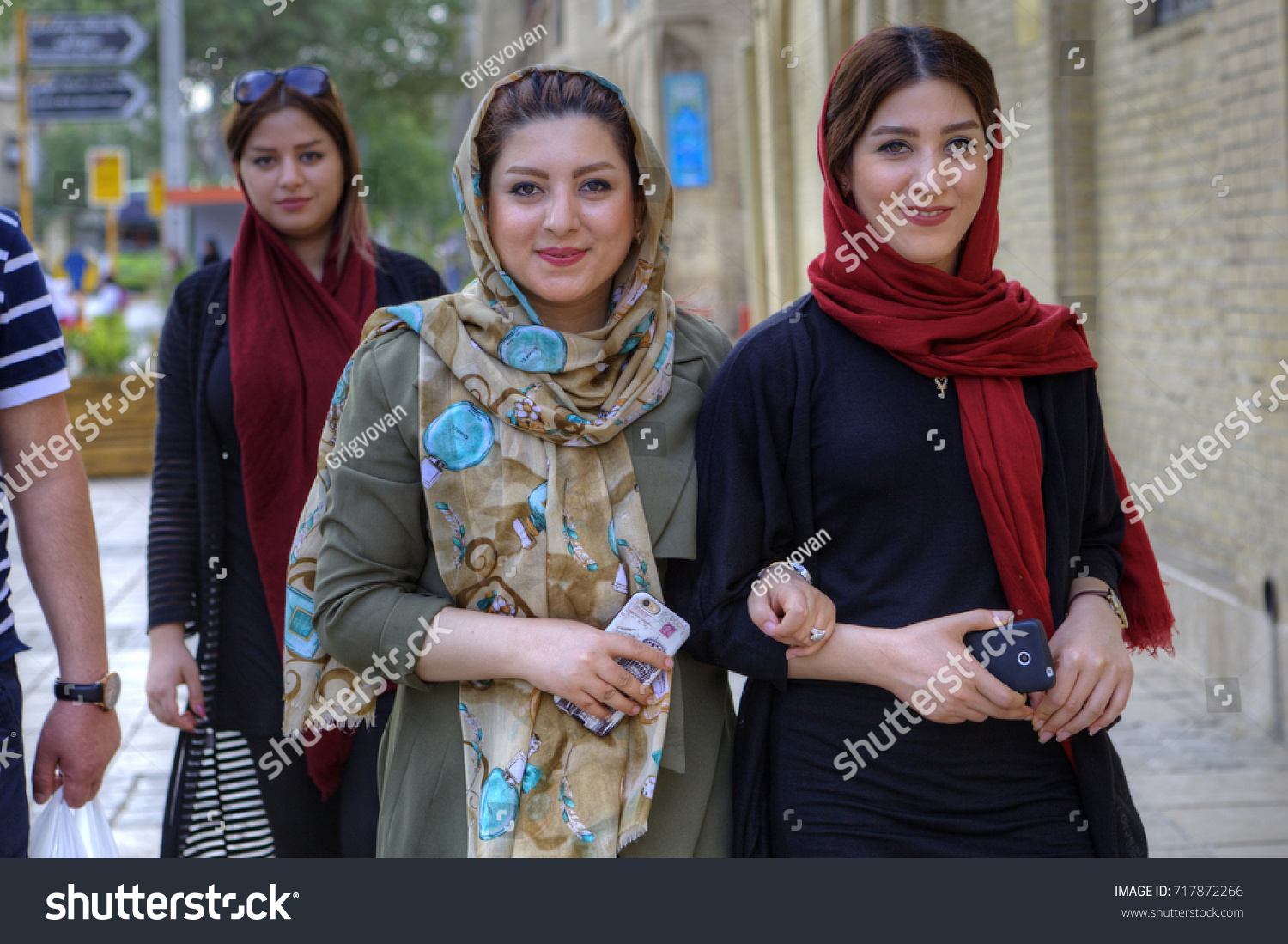 38 Compulsory Hijab 图片、库存照片和矢量图 Shutterstock