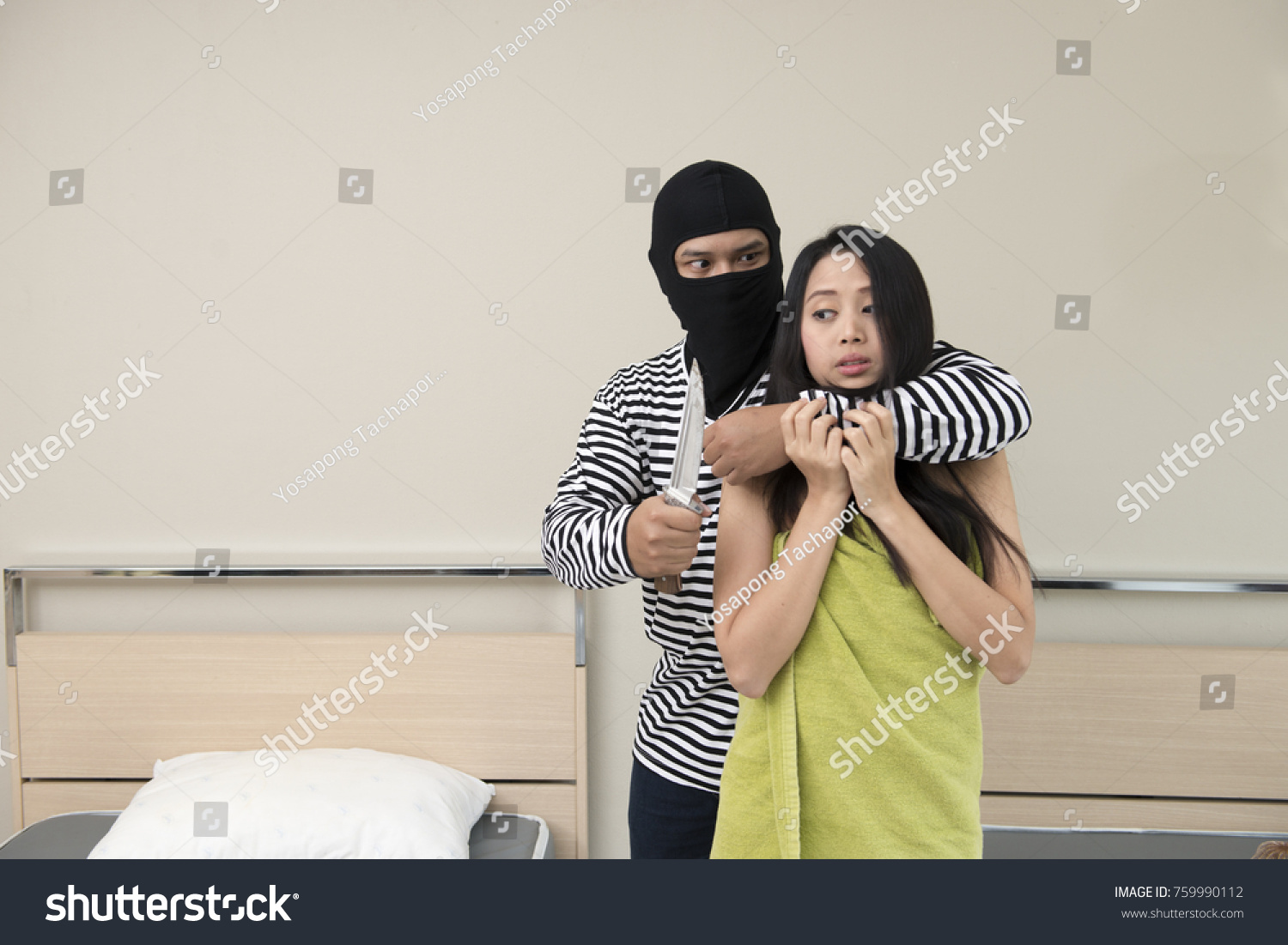 Robbers Use Knife Force Girl ภาพสต็อก 759990112 Shutterstock