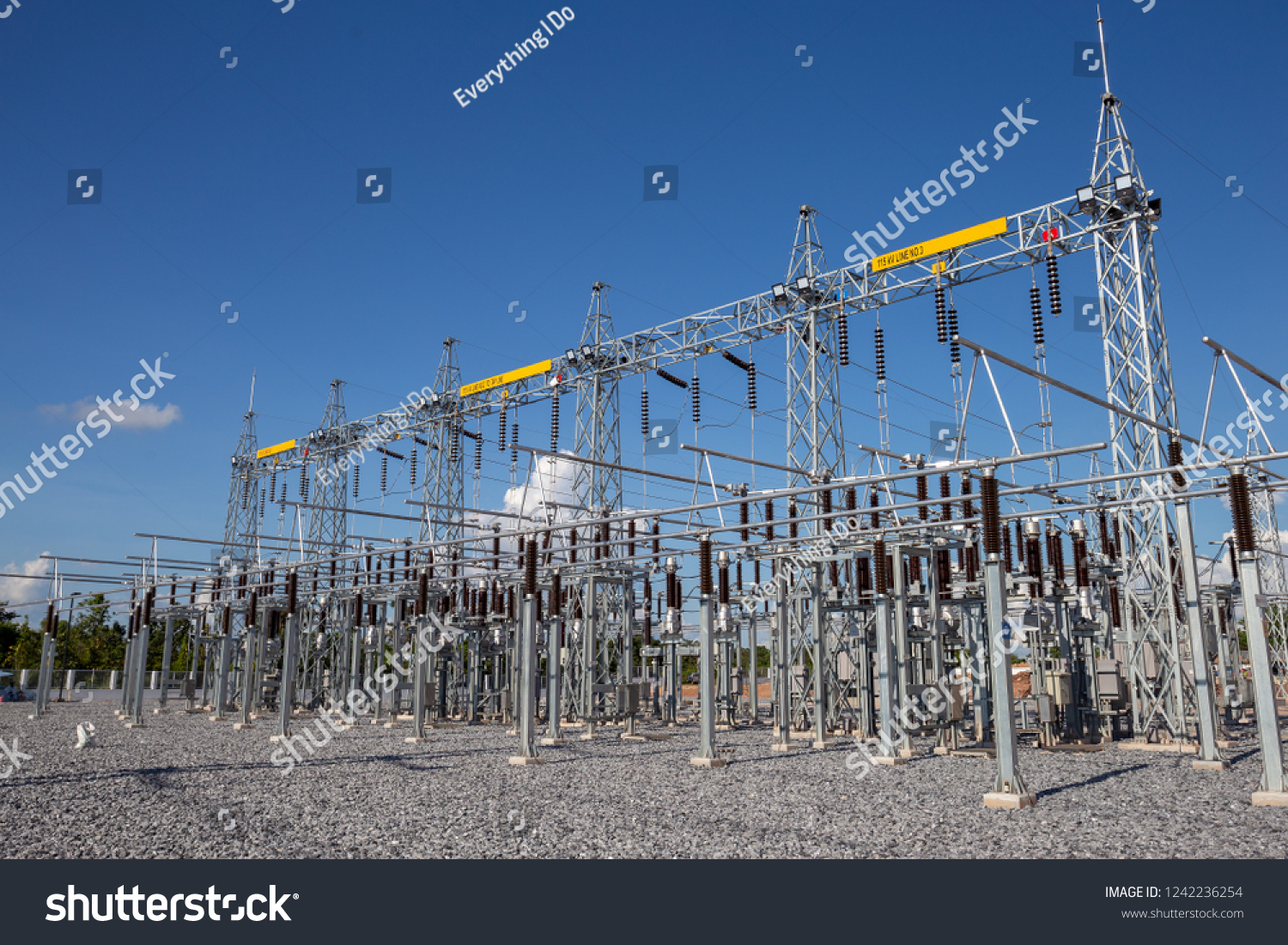 115 Kv Substation Main Transfer Bus Foto Stok 1242236254 | Shutterstock 115 Kv Substation Main Transfer Bus Foto Stok 1242236254 | Shutterstock