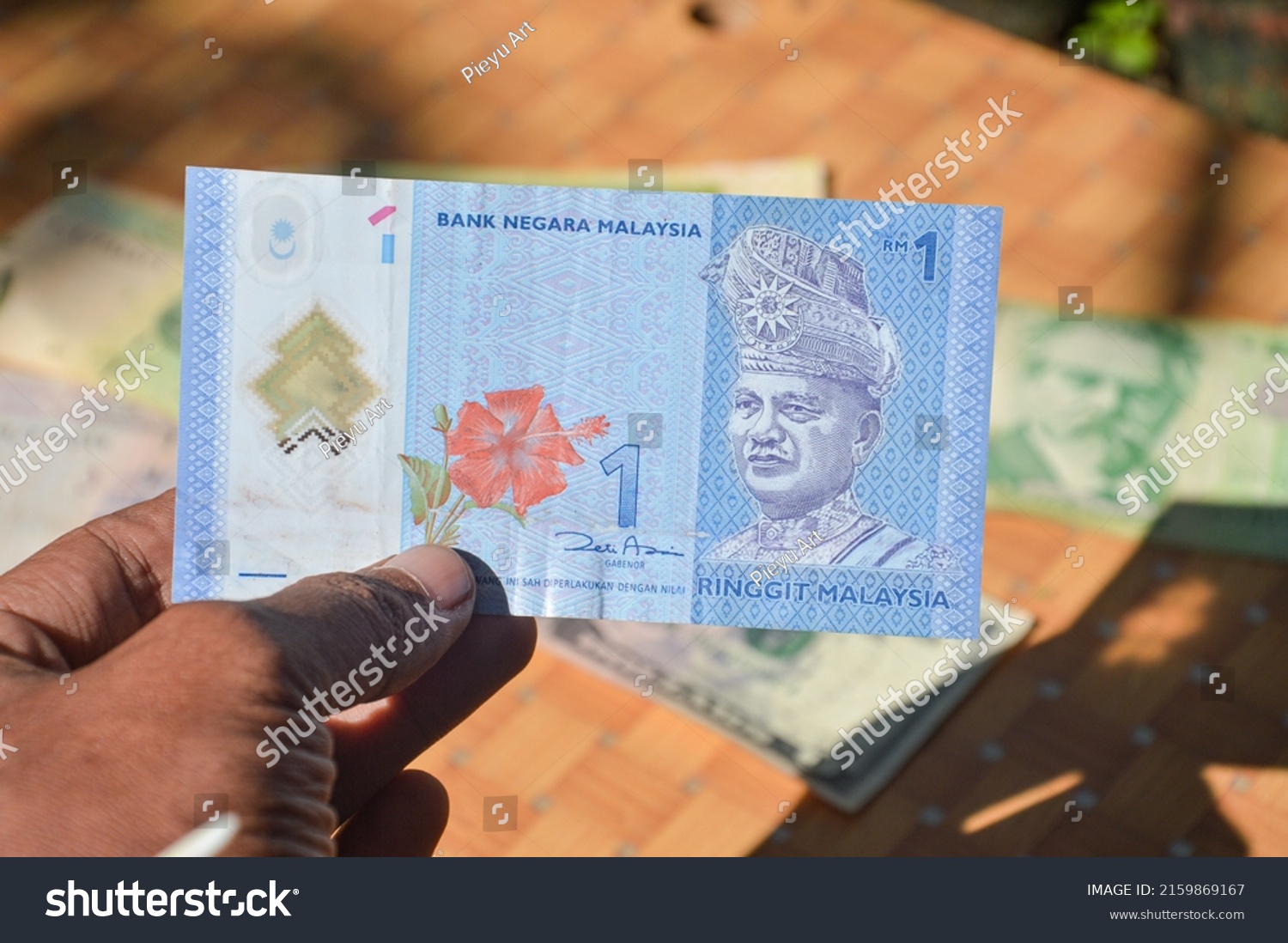 1 Malaysian Ringgit Hand Stock Illustration 2159869167 | Shutterstock