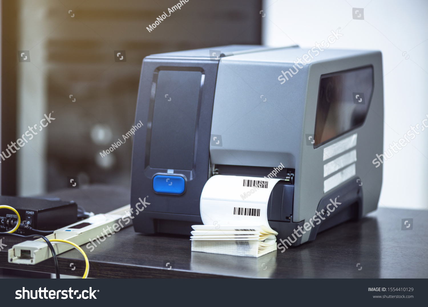 Label printer Images, Stock Photos & Vectors | Shutterstock