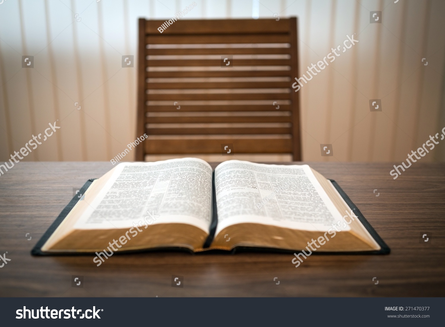 Bible Study Table Stock Photo 271470377 | Shutterstock