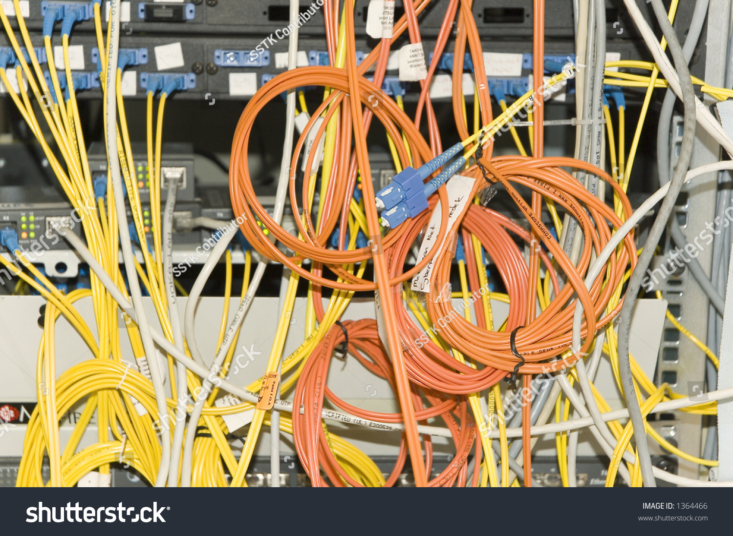 Cable Mess Stock Photo 1364466 : Shutterstock
