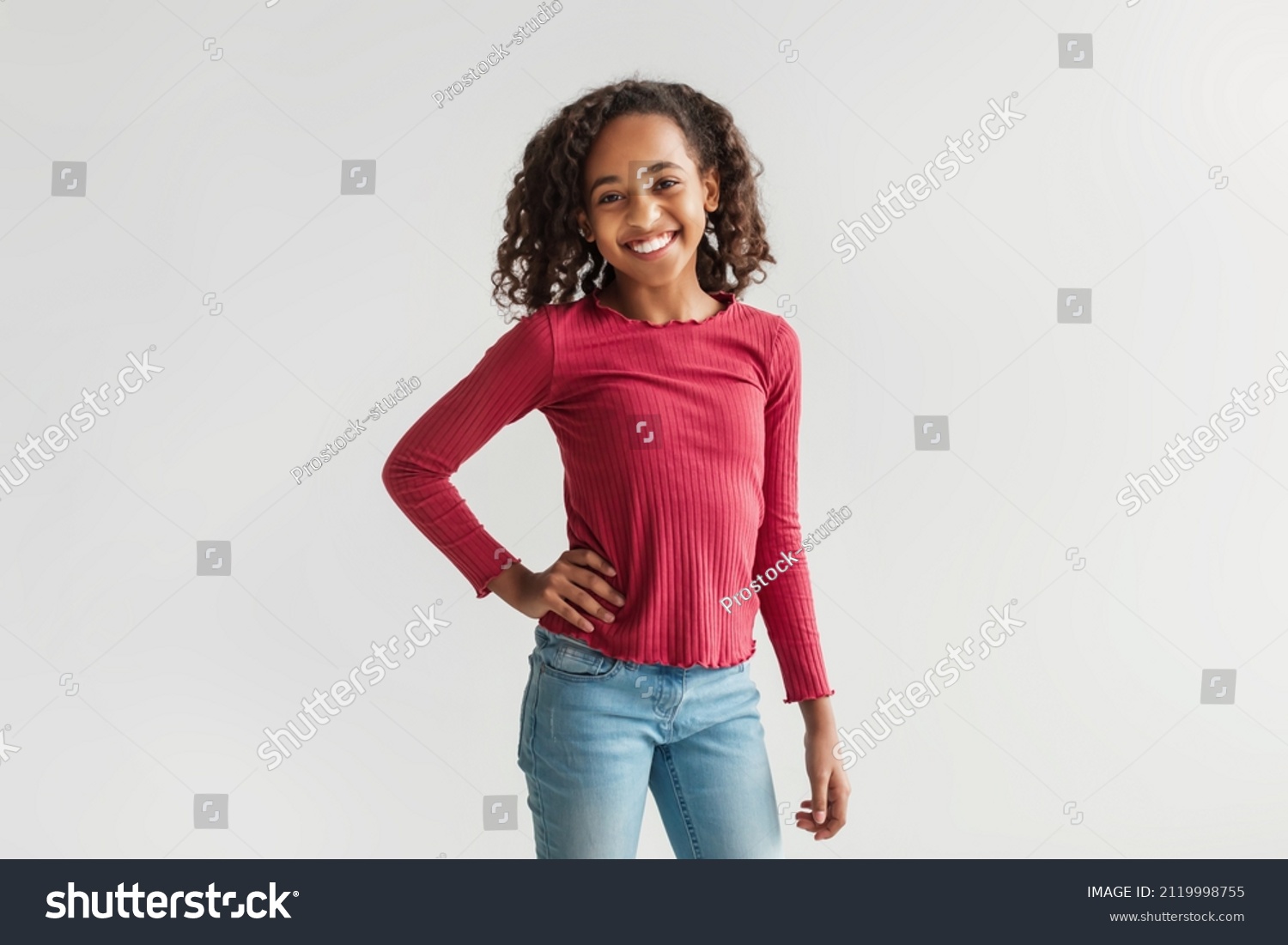 Cheerful African American Preteen Girl Posing: foto stock (editar agora ... Cheerful African American Preteen Girl Posing: foto stock (editar agora ...