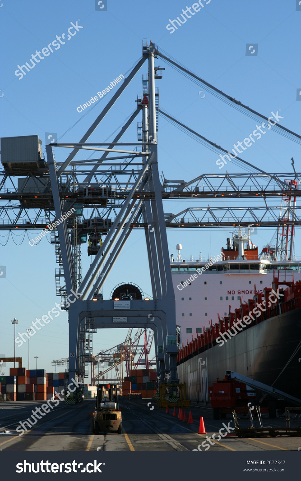 Container Cranes Loading Ship Stock Photo 2672347 | Shutterstock