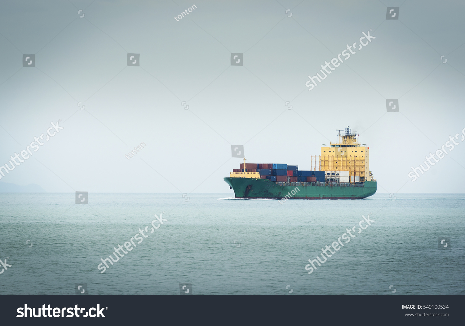 Container Ship Stock Photo 549100534 | Shutterstock