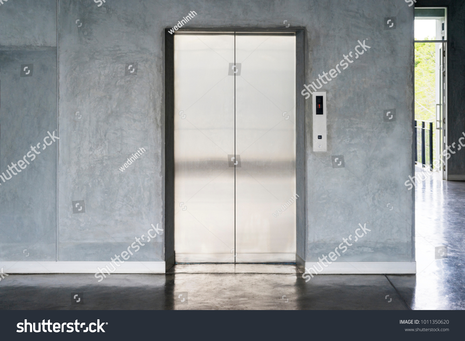 Elevator Closed Door Stock Photo 1011350620 | Shutterstock