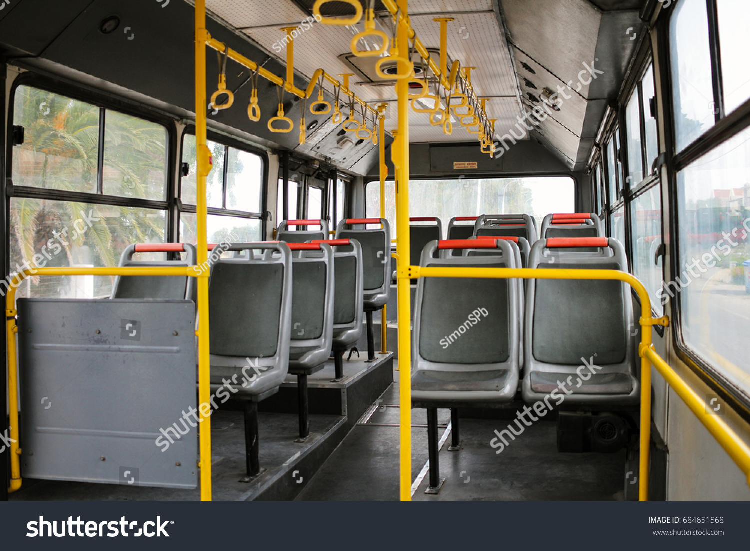 32,345 imágenes de Empty bus - Imágenes, fotos y vectores de stock ...