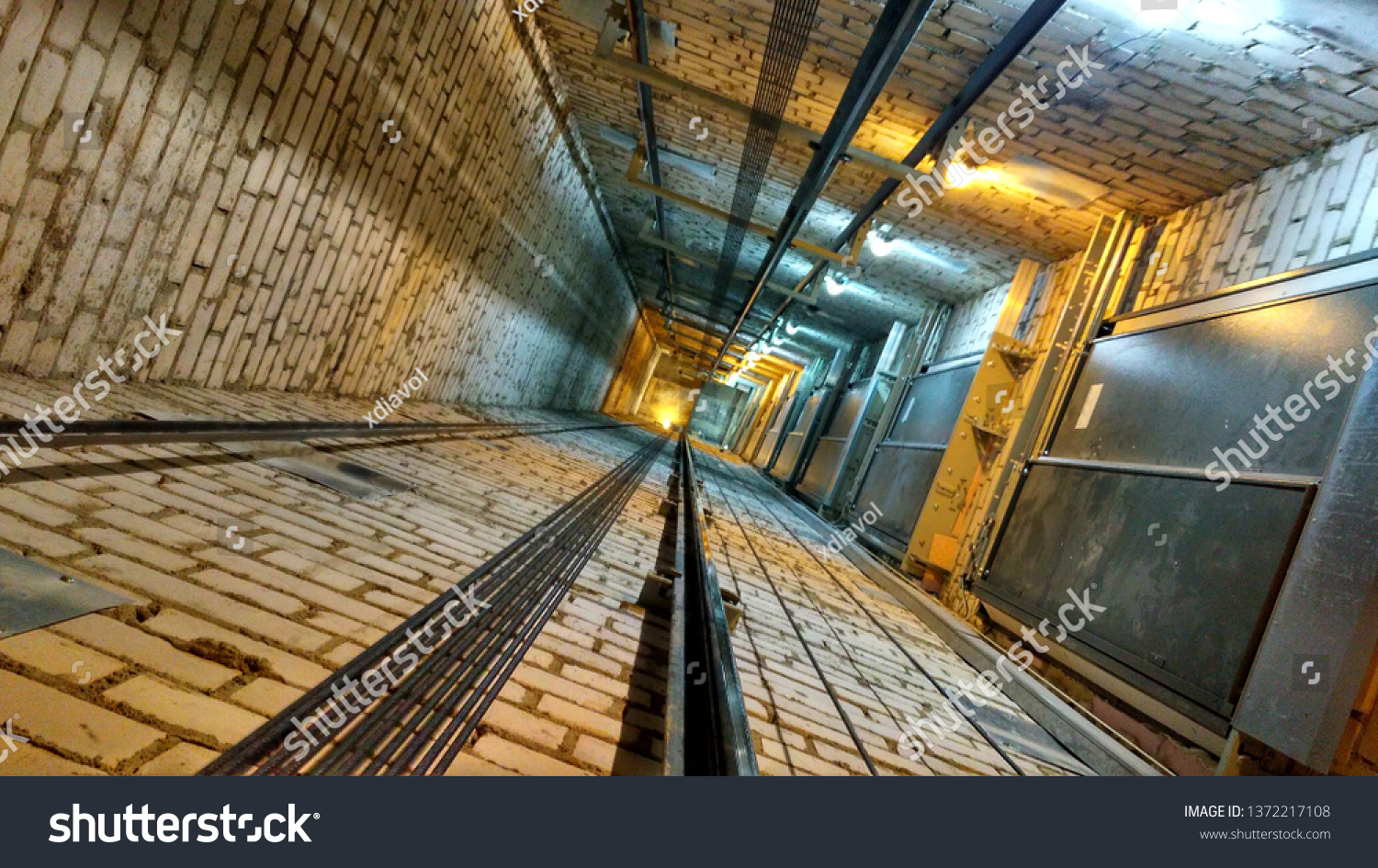 Empty Elevator Shaft Stock Photo 1372217108 | Shutterstock