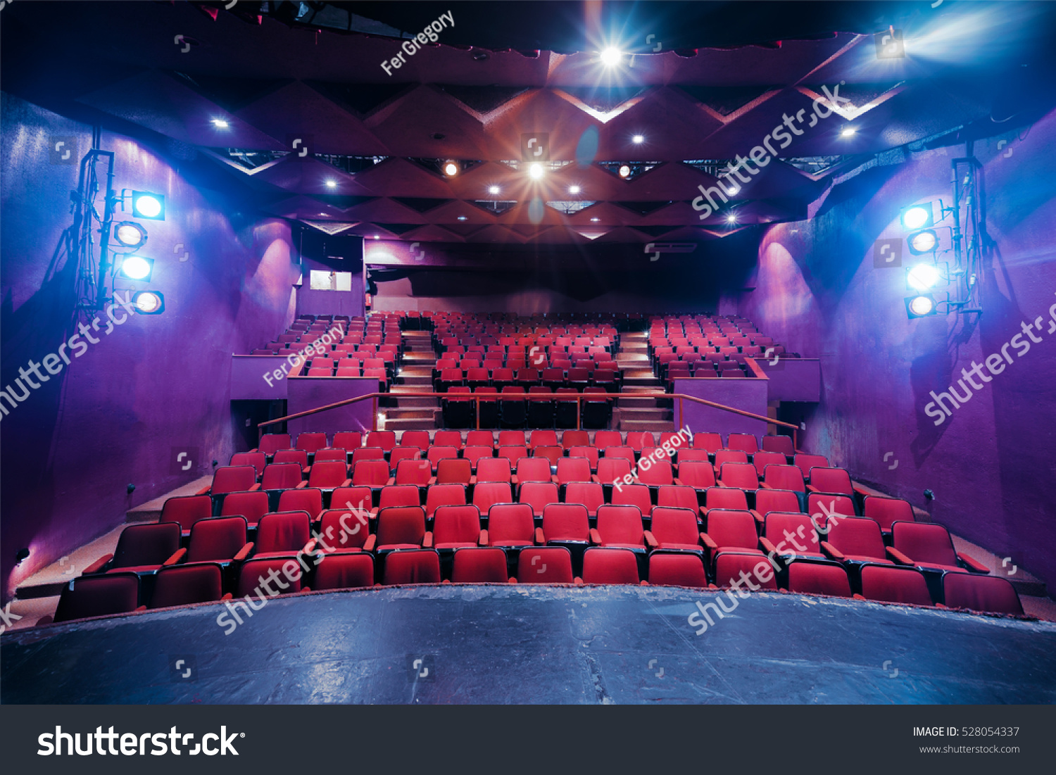 Empty Theater Dramatic Lighting Stock Photo 528054337 | Shutterstock